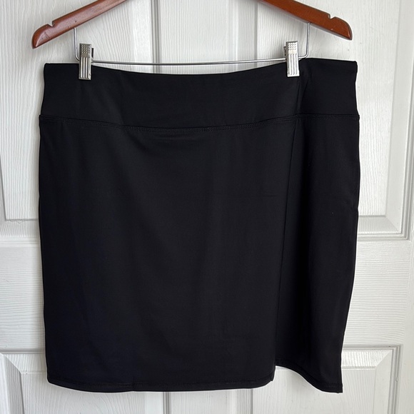 lou keith | Shorts | Nwot Lou Keith Black Exercise Skort Tennis Skort ...